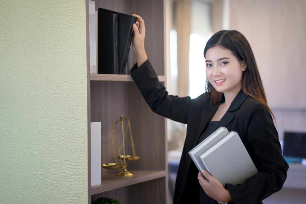 Three Great Reasons to Train for a Career as a Paralegal - IBMC